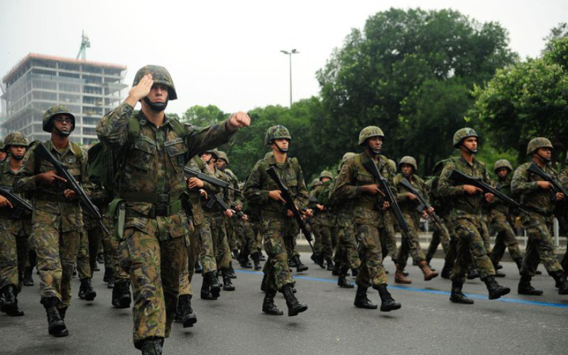 Alistamento obrigatório é aberto para jovens que completam 18 anos em ...